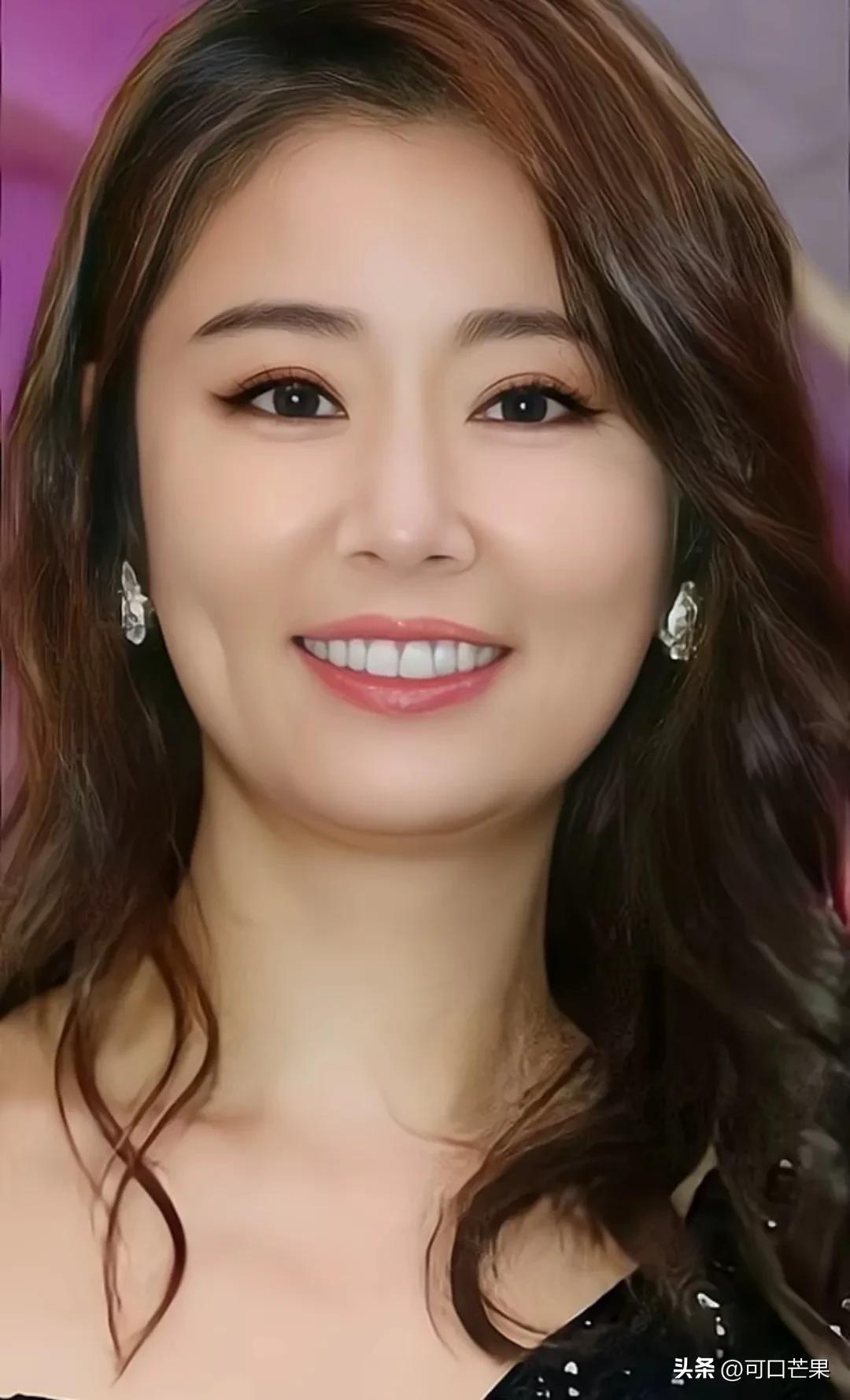 Beautiful goddess Ruby Lin - iNEWS