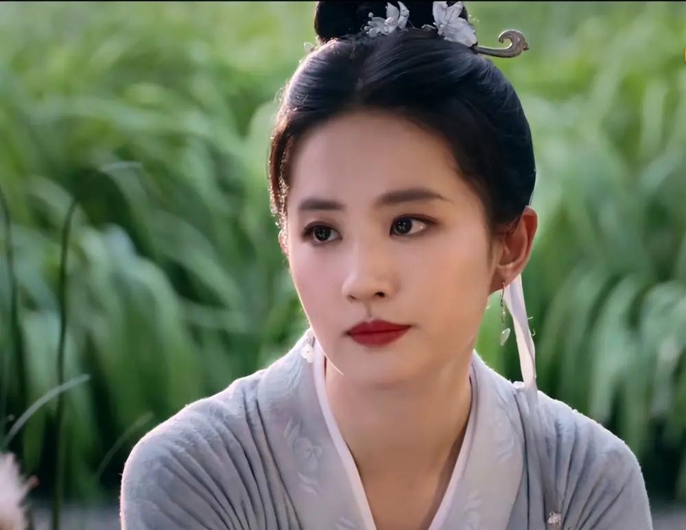 Zhao Paner is both talented in sex and art, and Gu Qianfan is ...