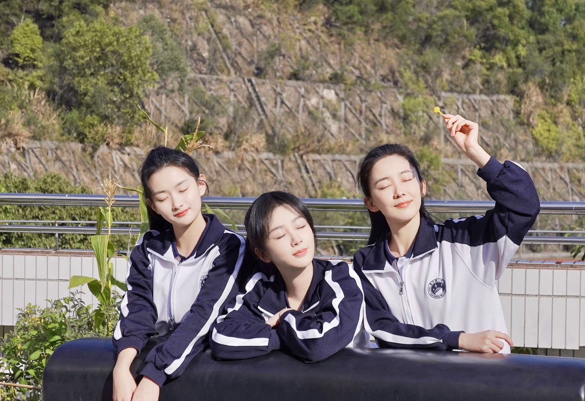 Yang Zi's "Long Time Love" and "Long Lovesickness", which one do you ...