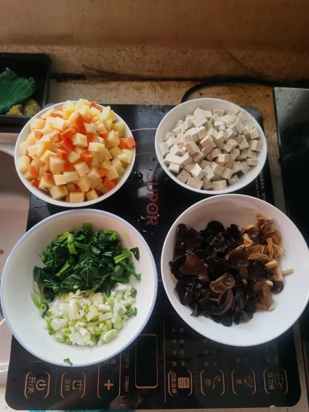 "Reprint" happiness is nothing more than a bowl of sangzi noodles - iNEWS