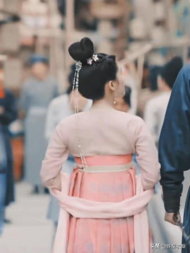 The "posture" of Zhao Lusi's new drama is too superior! Netizen: Dream ...