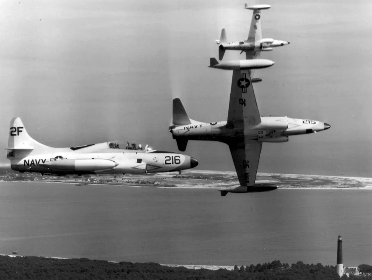 Lockheed T-1A/ T2V Seastar carrier-based trainer - iNEWS