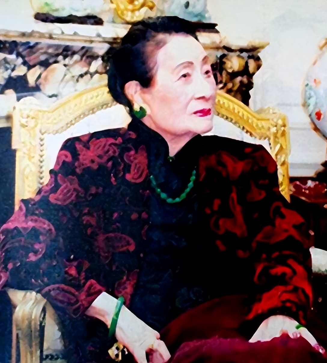 In 1997, Song Meiling celebrated her 100th birthday, and the news on ...