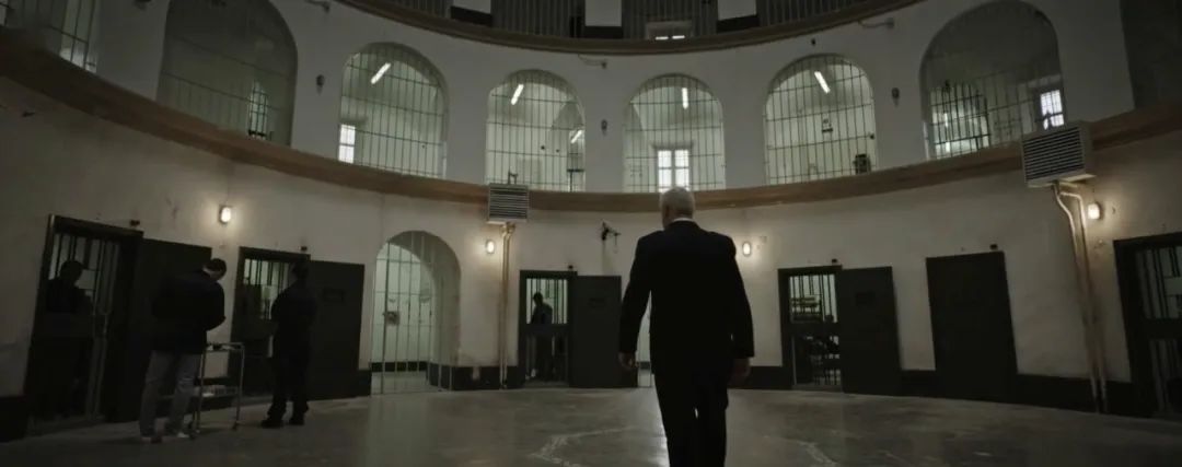 Foucault's "Panorama Prison"? For such a bold film! - iMedia