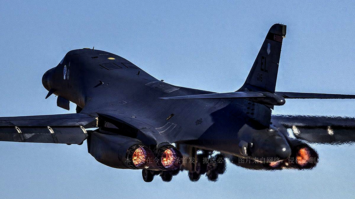 Review: The 200-ton flying-wing stealth bomber has rolled off the ...