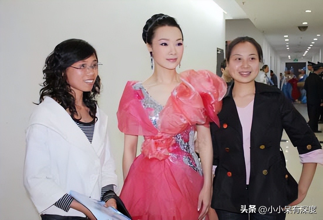 Lu Wei has given birth to three children?A recent photo of singer Lu ...