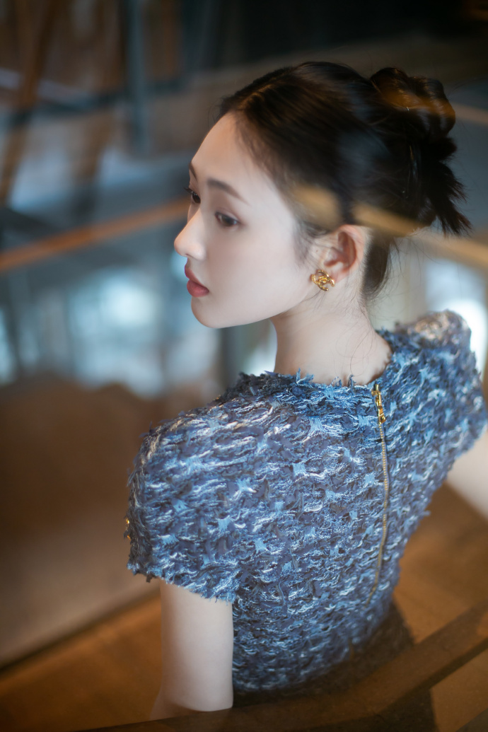 "Three Points of Wild" Lin Qingqing contrasts so much! Fashion week ...