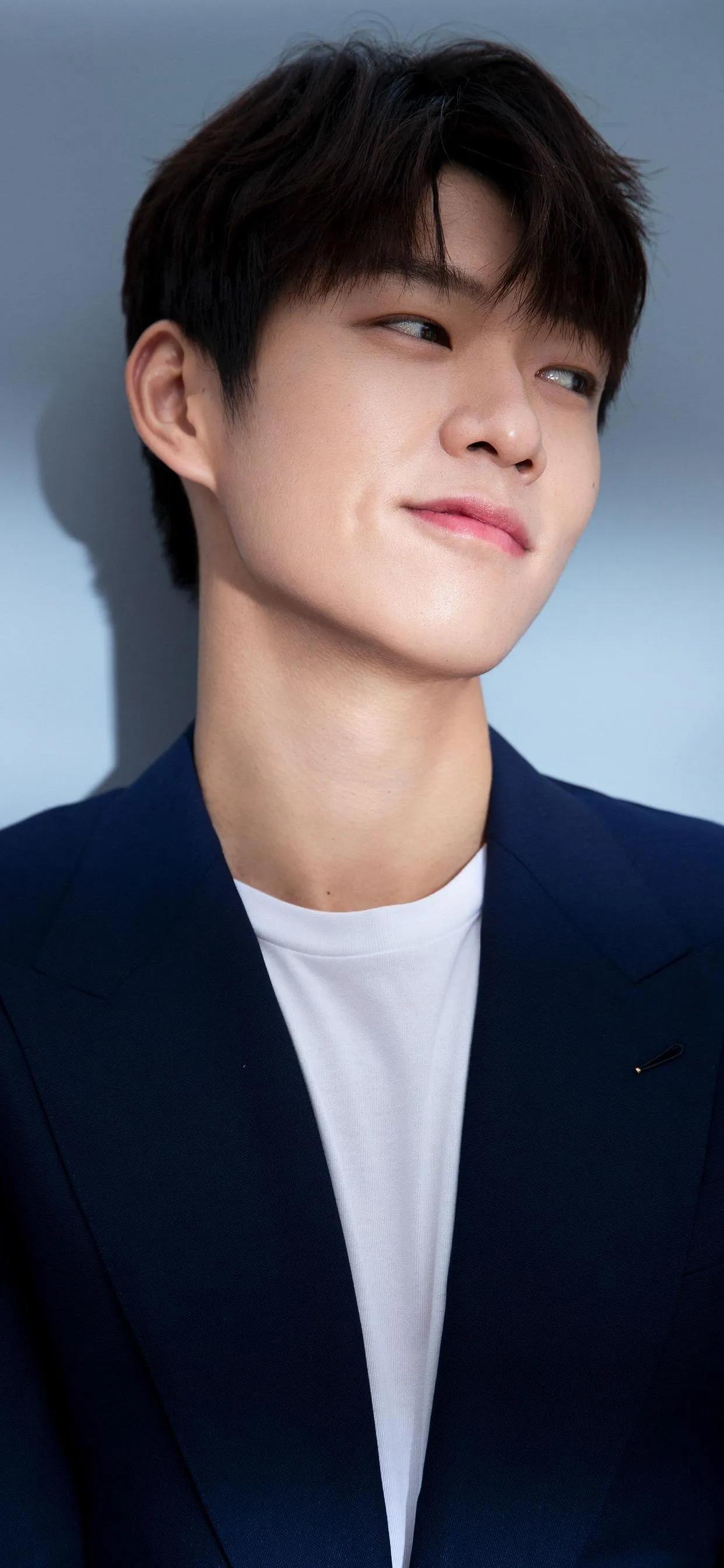 Daxun Wei??? - iMedia