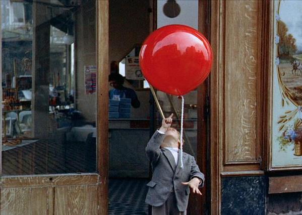 "Red Balloon": Emphasizes the director's pursuit of innocence and ...