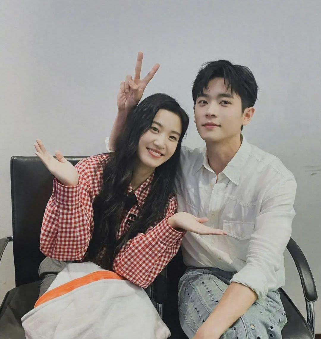 Did Huang Jingyu abandon Reba to chase Xiaohua? Yang Zi backstabs the team? Are Cheng Lei and Lu ...