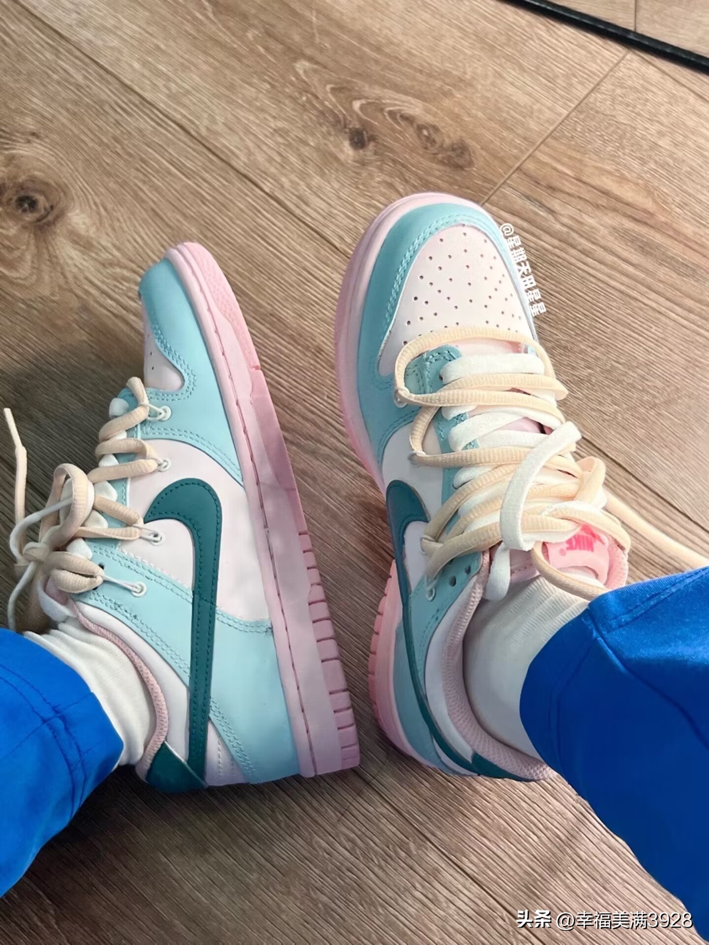 Recently, I have really been on the thief ship of custom dunks. The ...