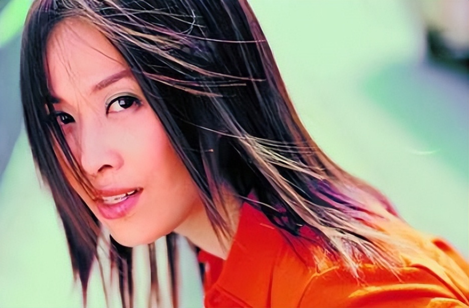 Na Ying's classic masterpiece [Looking at Flowers in the Mist] turned ...