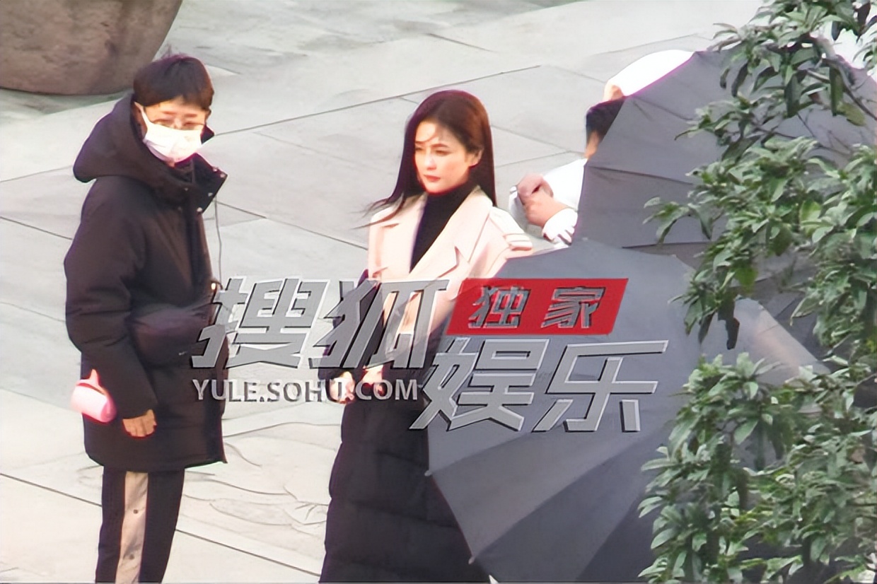 Wang Hedi's White Deer filming was too cold and shivering, the two ...