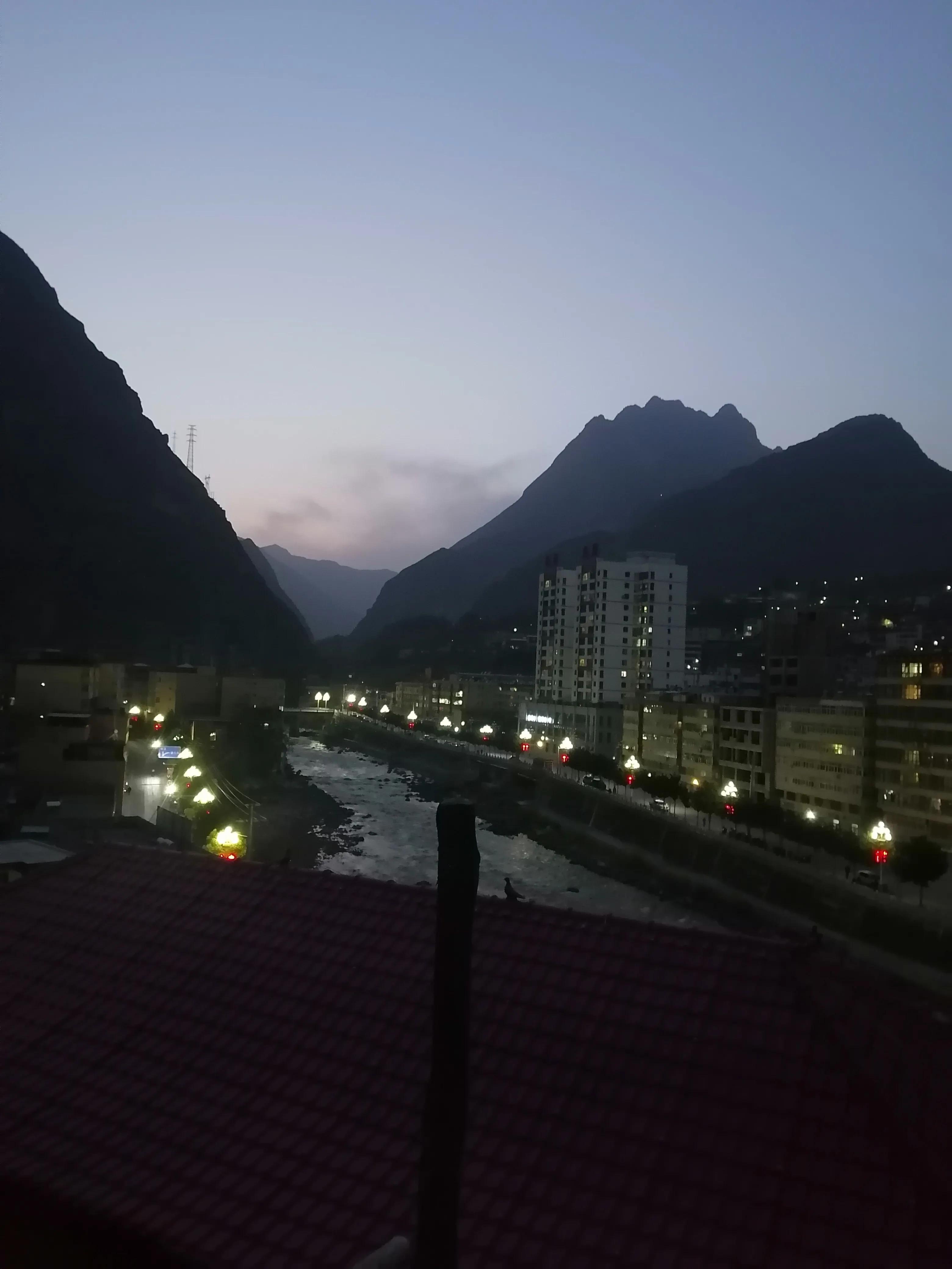 Wang Yonghong's original "Qing Ye Yue Xiao Xi" - iNEWS