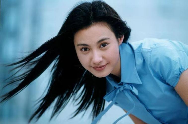 These two celebrities look "charming and charming", but their love ...