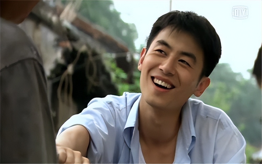 Why does the protagonist of "Under the Gate of Zhengyang" hide everything? - iNEWS