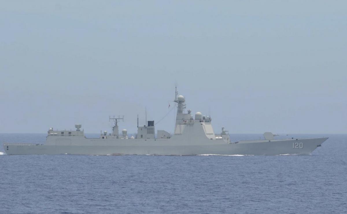 052D single-handed Nantai, sailing over 20,000 kilometers, the French military aircraft ...