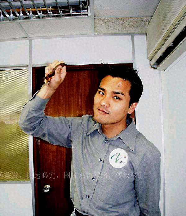 55-year-old actor Lin Jiadong is very skinny and small in recent photos ...