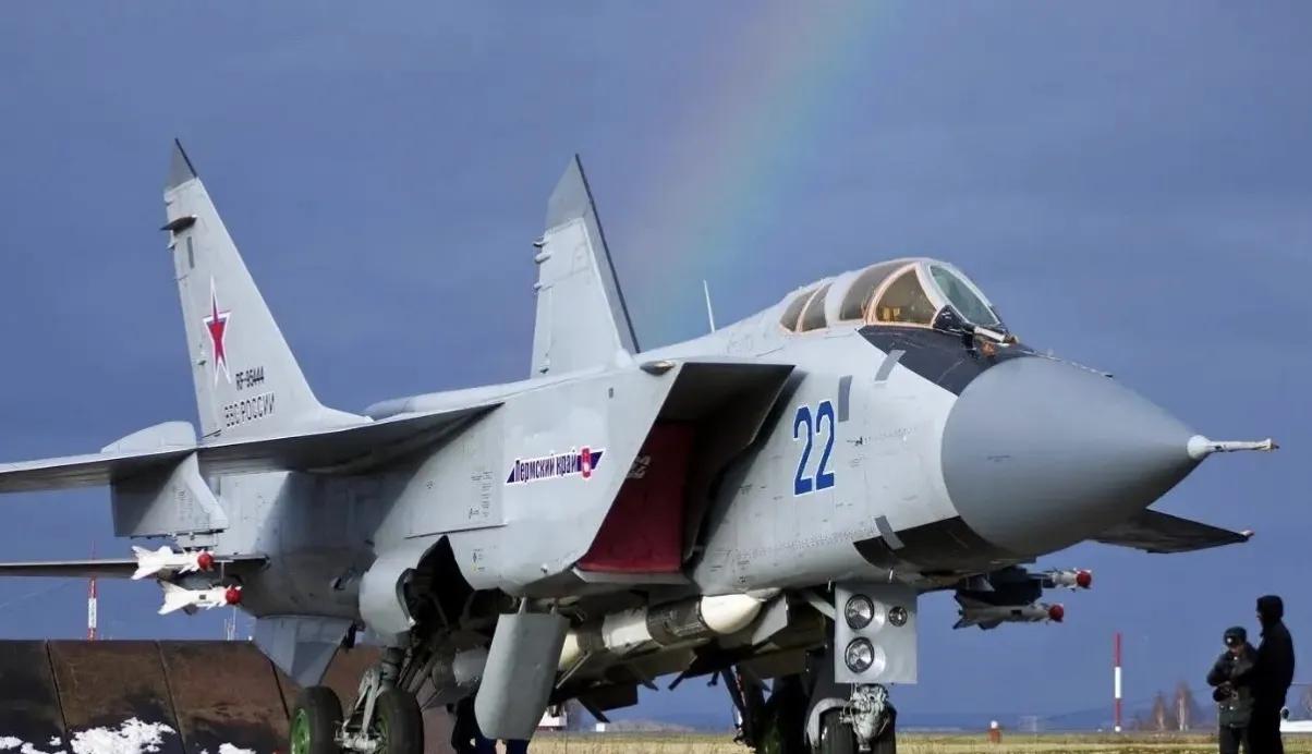 Why does the MiG-25 fly so fast? - iNEWS