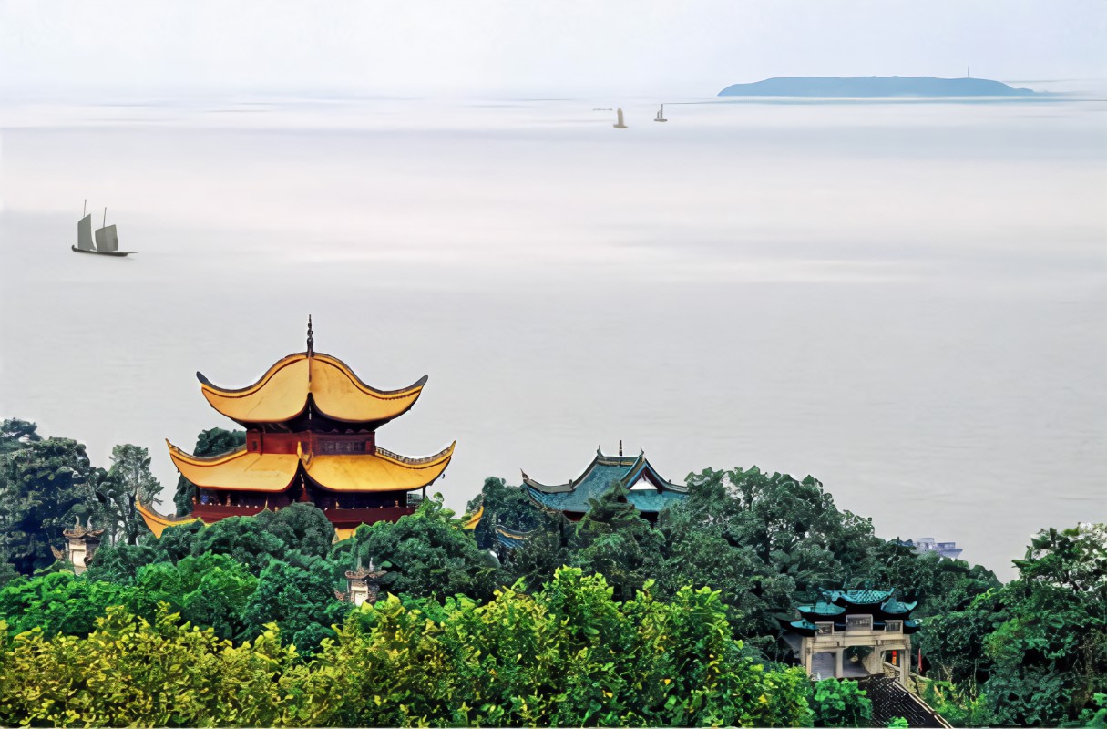 The first poem of Yueyang Tower is Meng Haoran's looking at Dongting ...