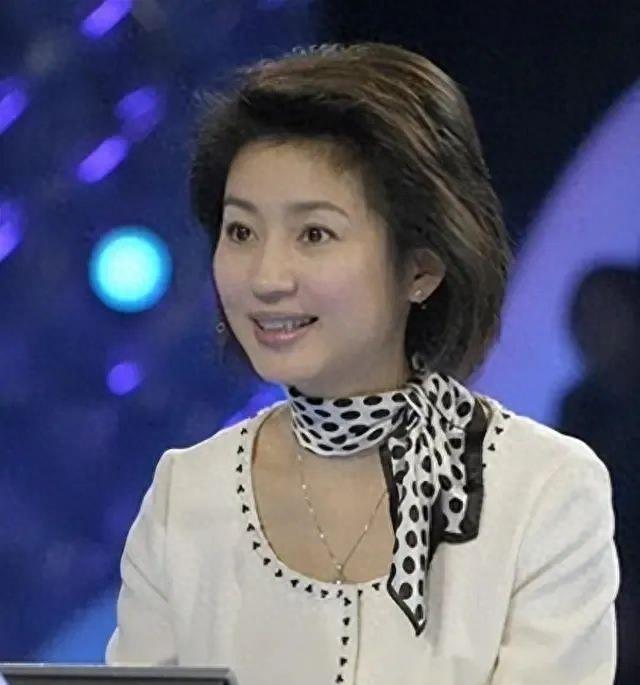 Amazing return! Wang Xiaoya, the first lady of CCTV, makes a ...