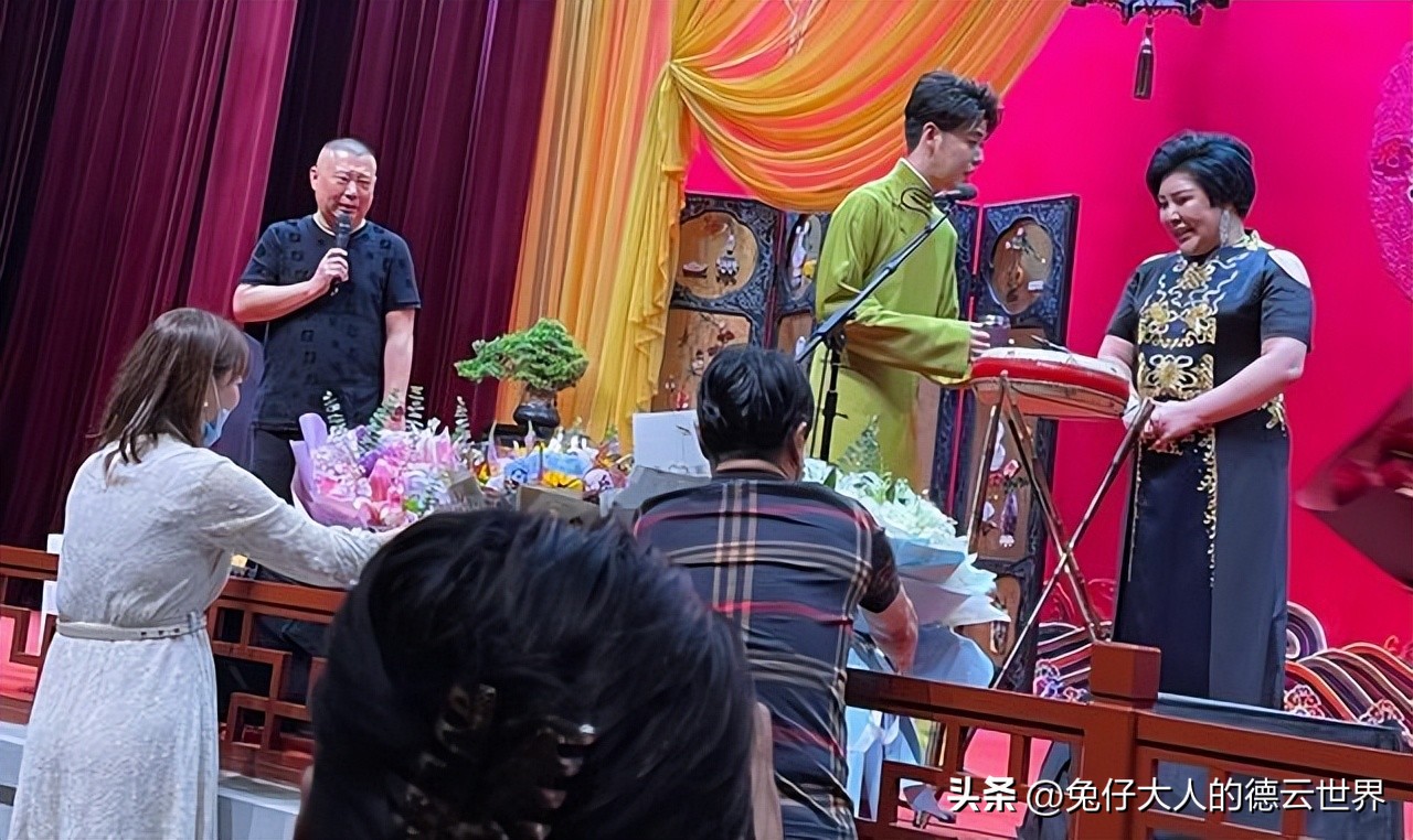 Wang Hui of Deyun Society led Guo Qilin to sing drum music, hosted by ...