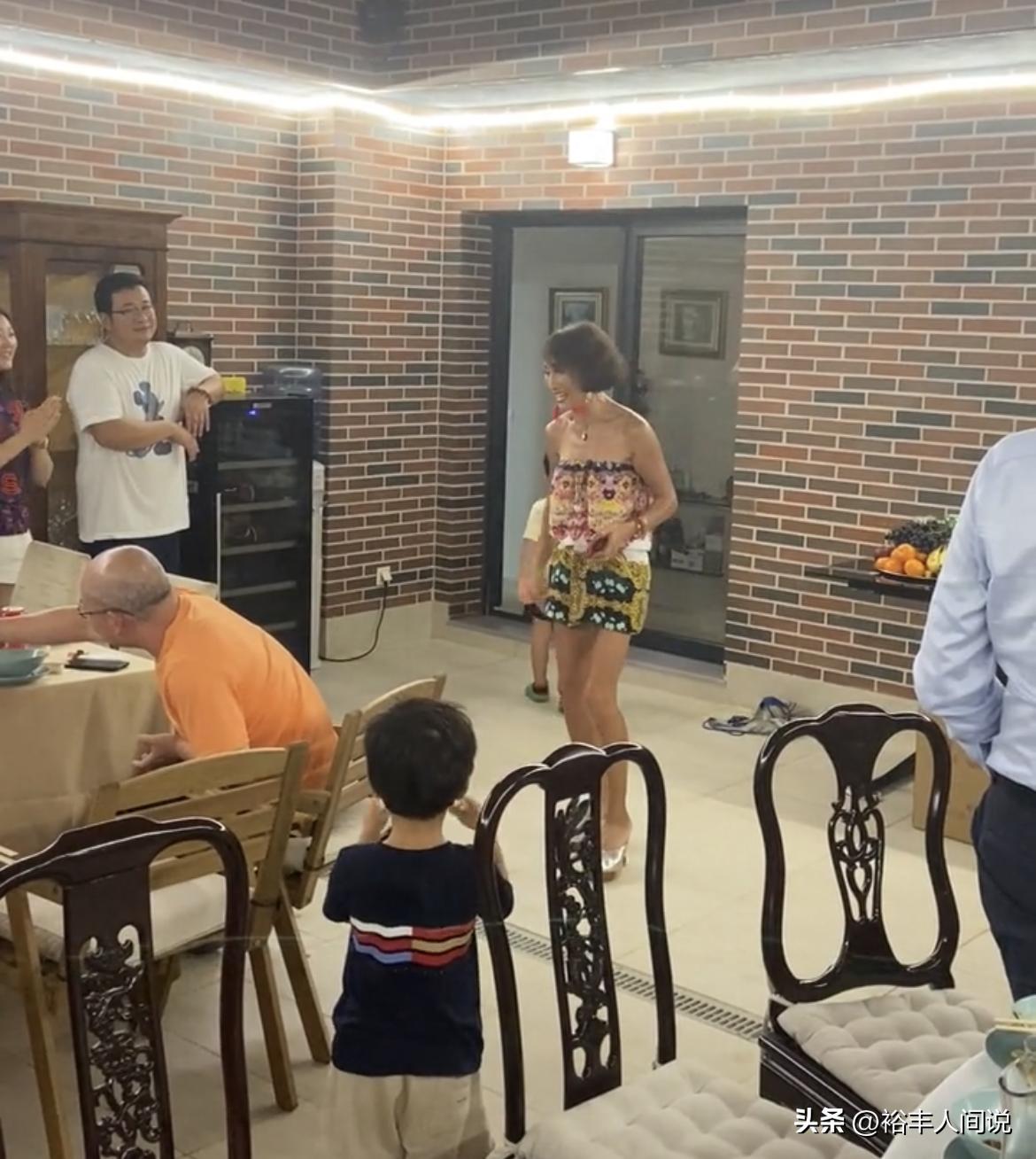 65-year-old Shen Xiaocen's recent situation is exposed!Settling abroad, living a chic life ...