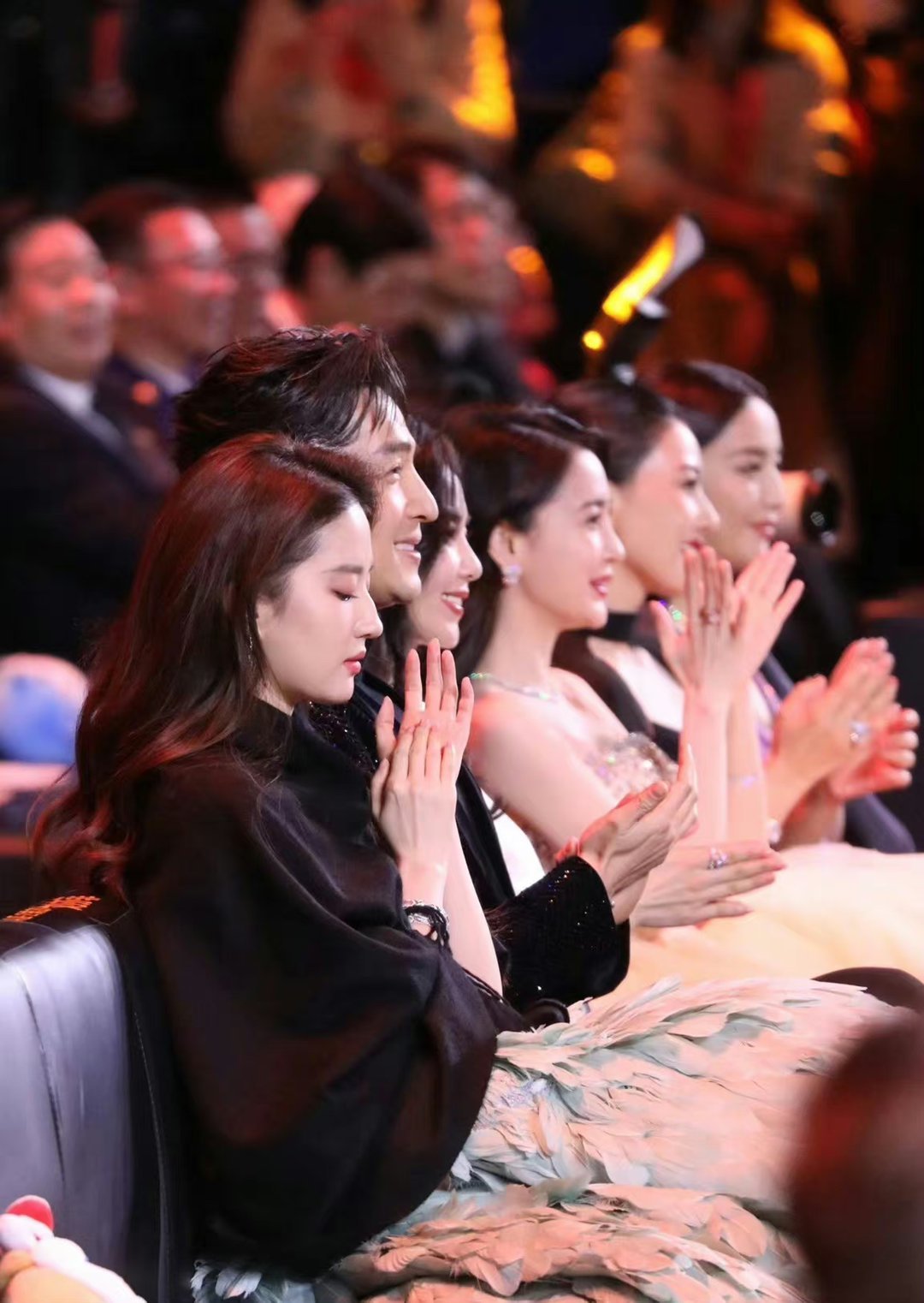 Weibo Night: The Four Beauties of the Immortal Sword compete for beauty ...