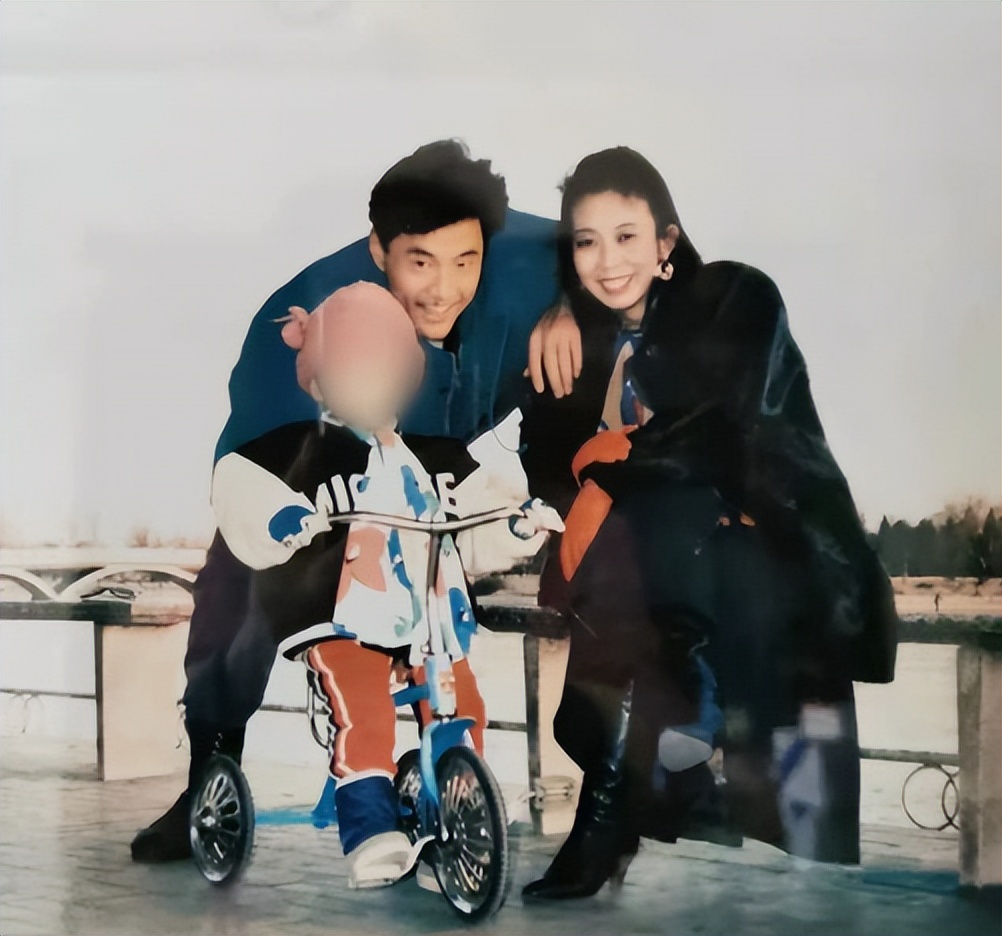 Yu Rongguang: He was pure and clean all his life. He married his first love Wang Yuling for 35 ...