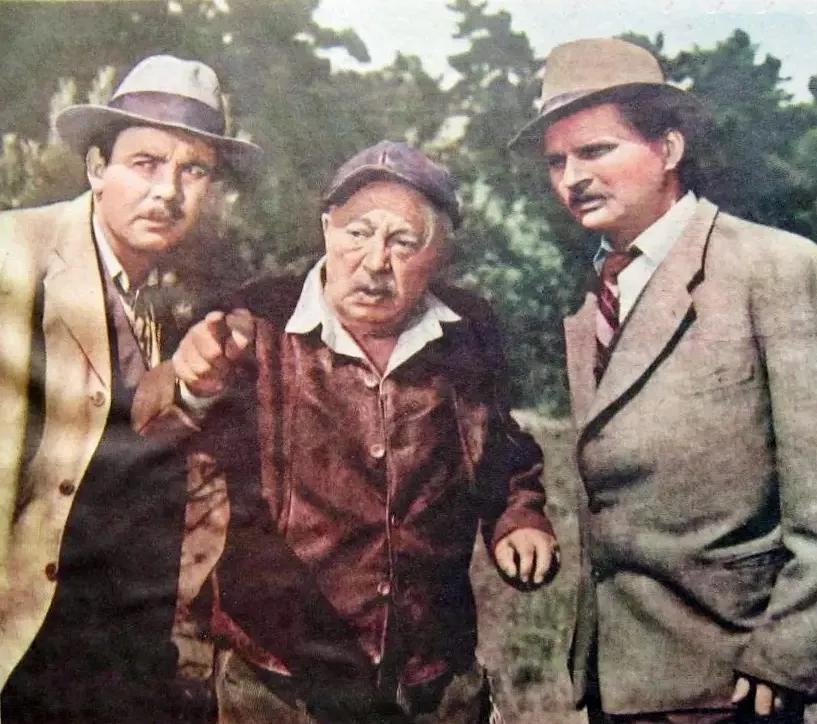 World Cinema (0328) Hungarian film "A few steps from the border" (1960 ...