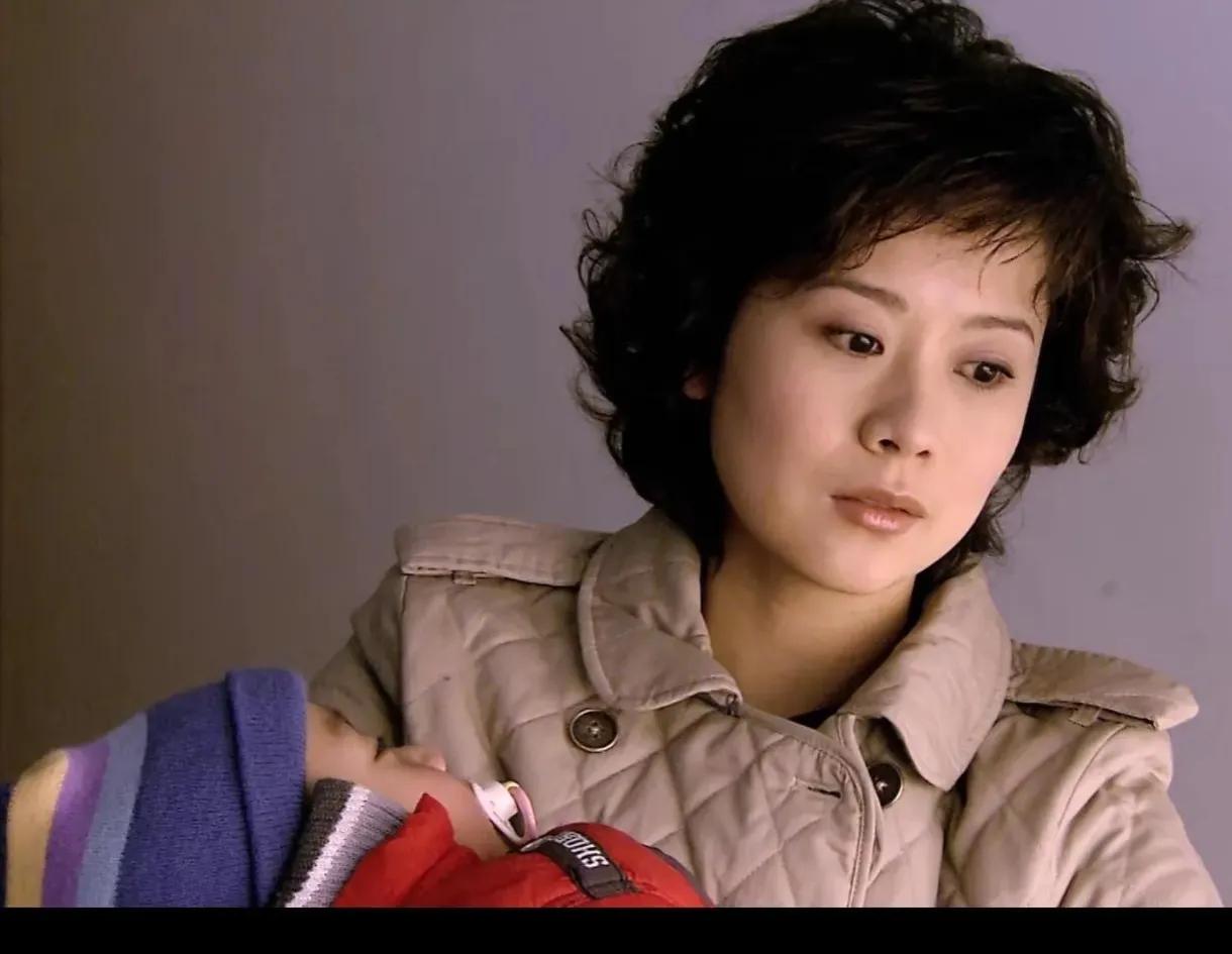 Li Juan, the heroine in "Double-sided Tape", many failures are self ...