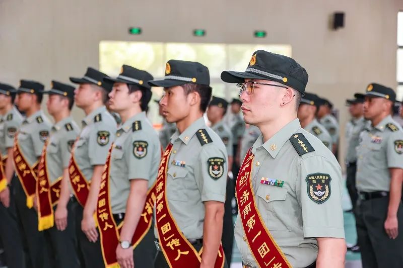 Order: Officers retire! Return order: If there is a war, the call must ...