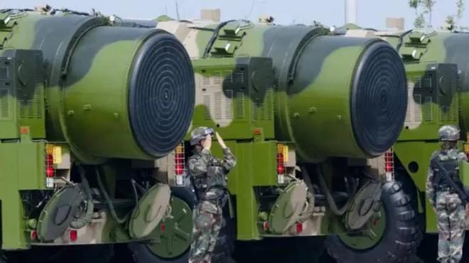 Foreign media said that "Dongfeng-27" accurately hit a moving target at ...