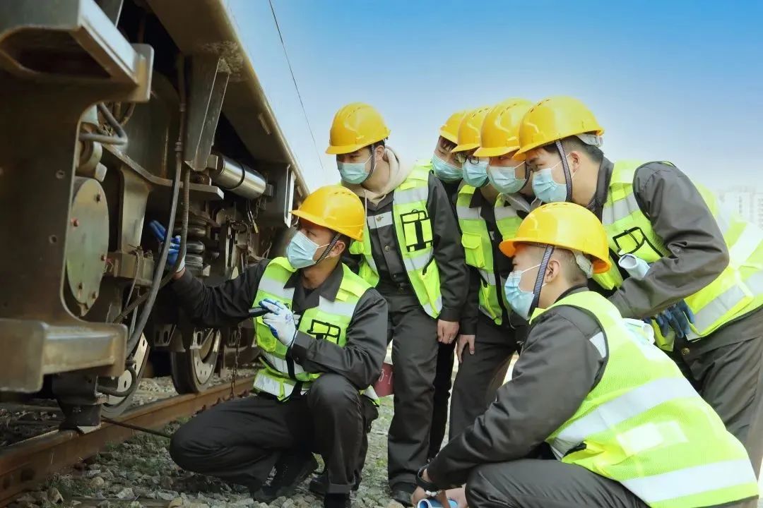 How many steps does it take to become a train driver? - iNEWS