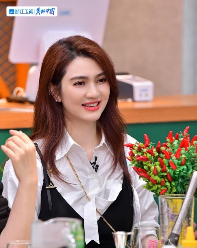 50-year-old Hong Xin burst into a bumpy old relationship and was re ...