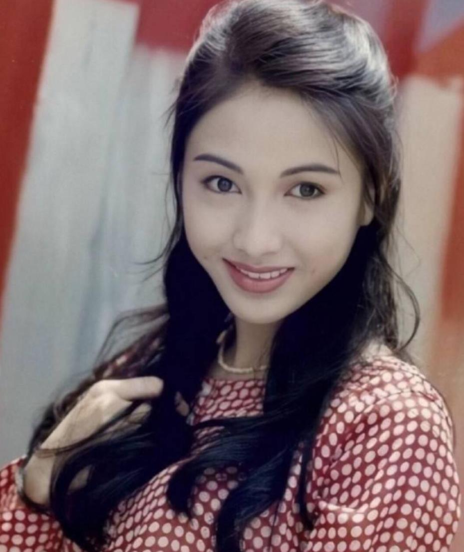 Guan Zhilin Gigi Lai Hong Kong Style Big Beauty Now Are All Ladies