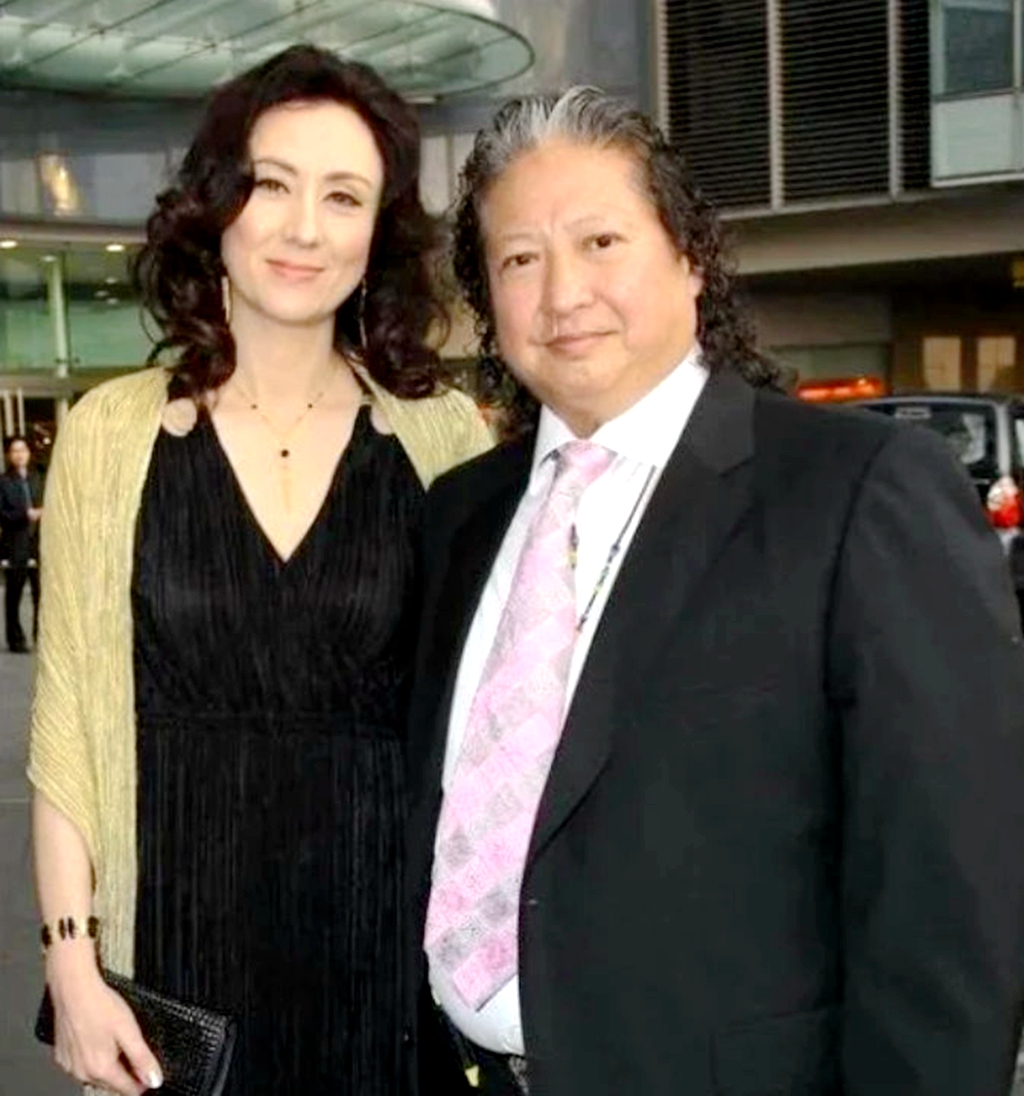 Gao Lihong seldom appears on camera, her slender figure can't hide her ...