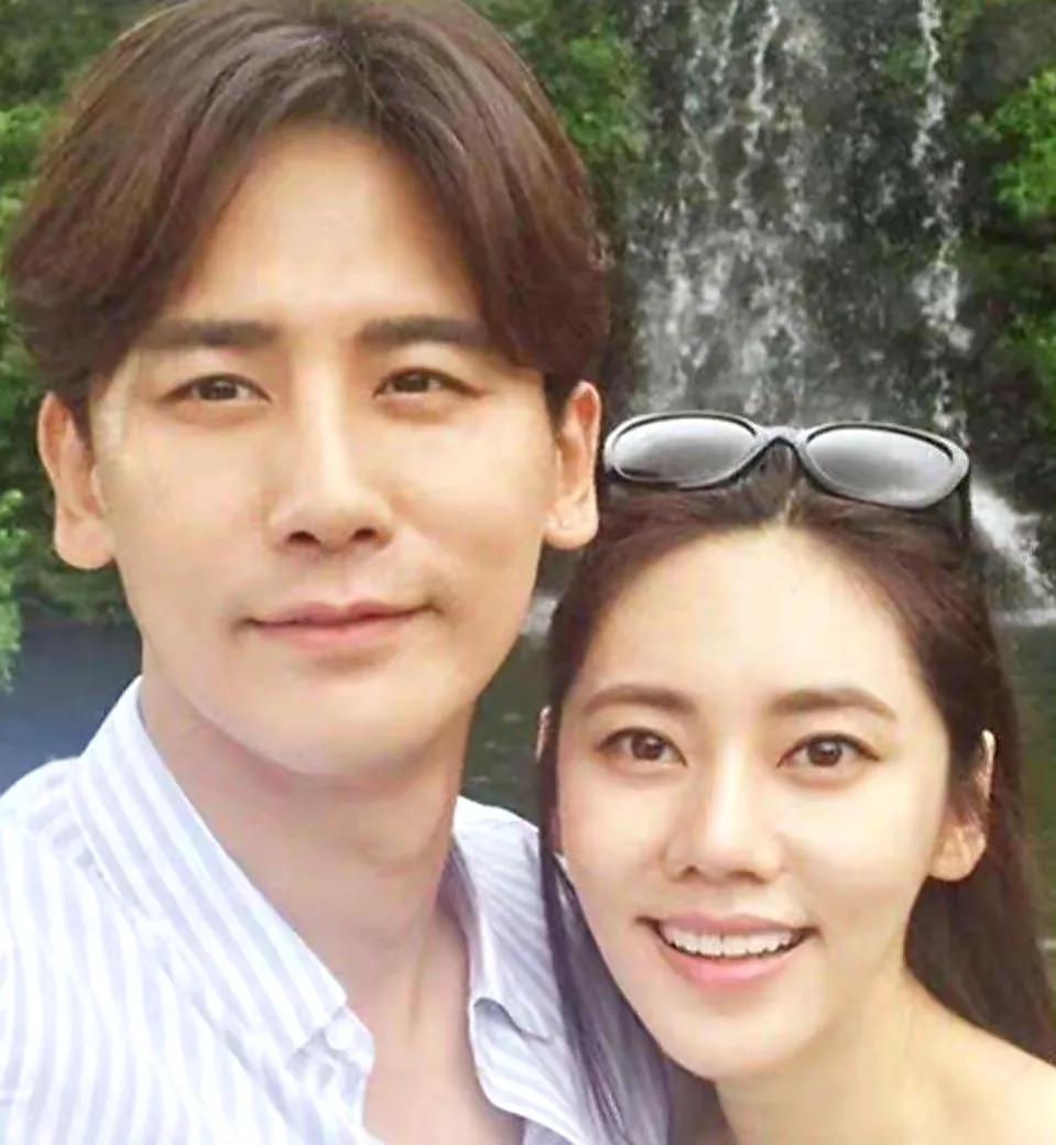 After the controversy over Yu Xiaoguang sitting on thighs, both Yu ...