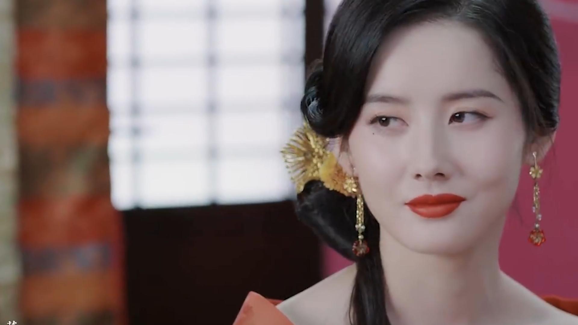 This is the real oiran, Jing Ruyang was fascinated when he looked back ...