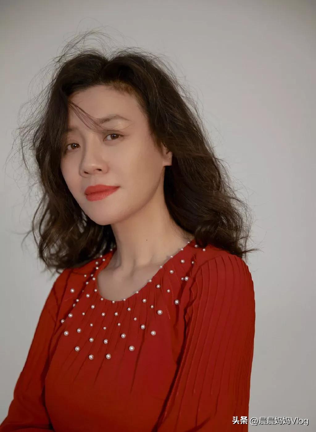 Share pictures - temperament goddess Liu Lin - iNEWS