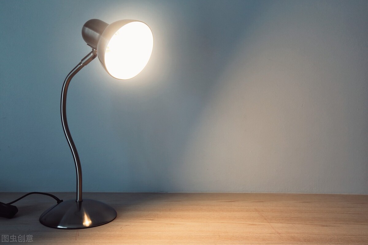 Recycled collection desk lamp - iNEWS