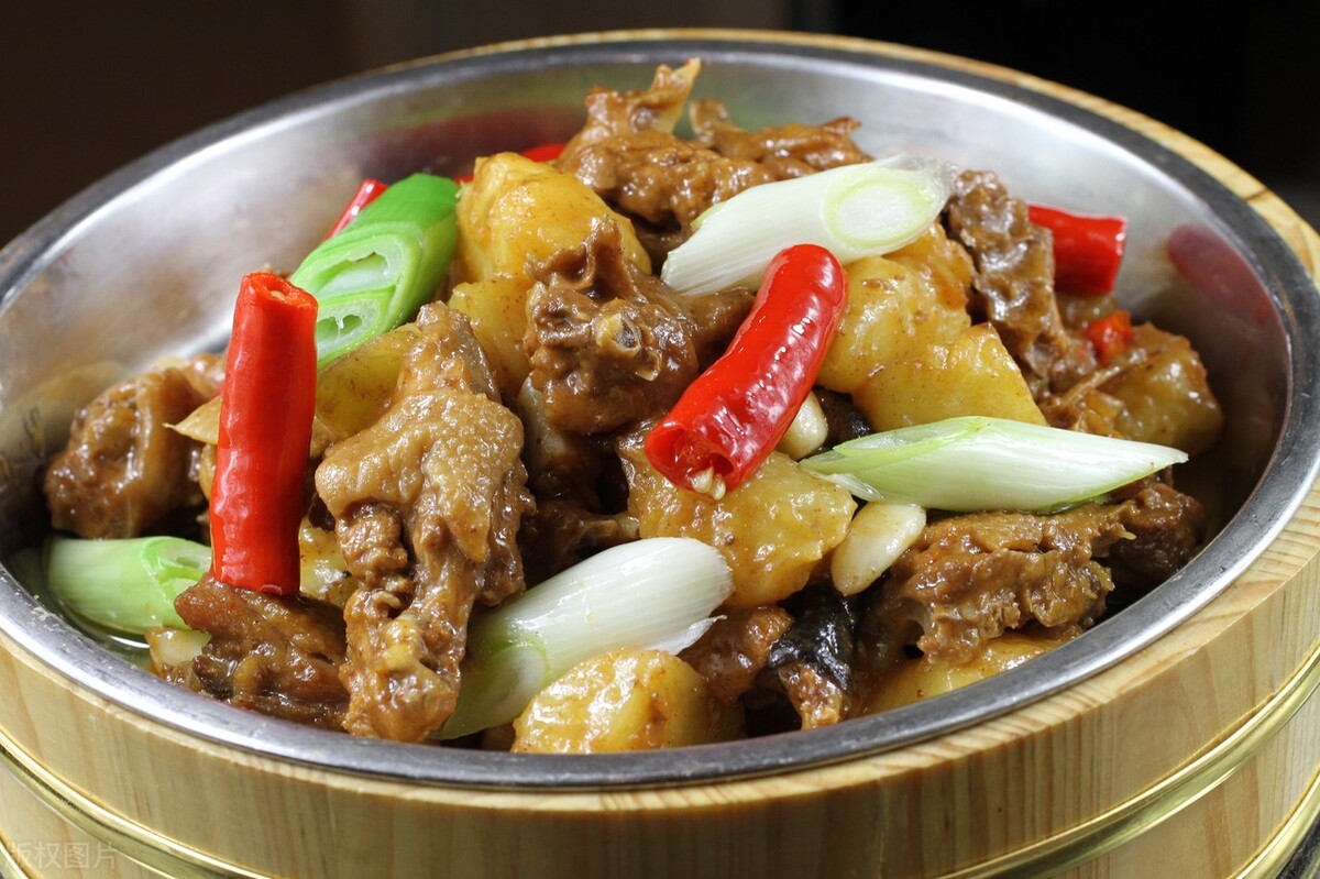 Exploring the traditional Chinese cuisine: Dong'an Chicken with Hunan ...