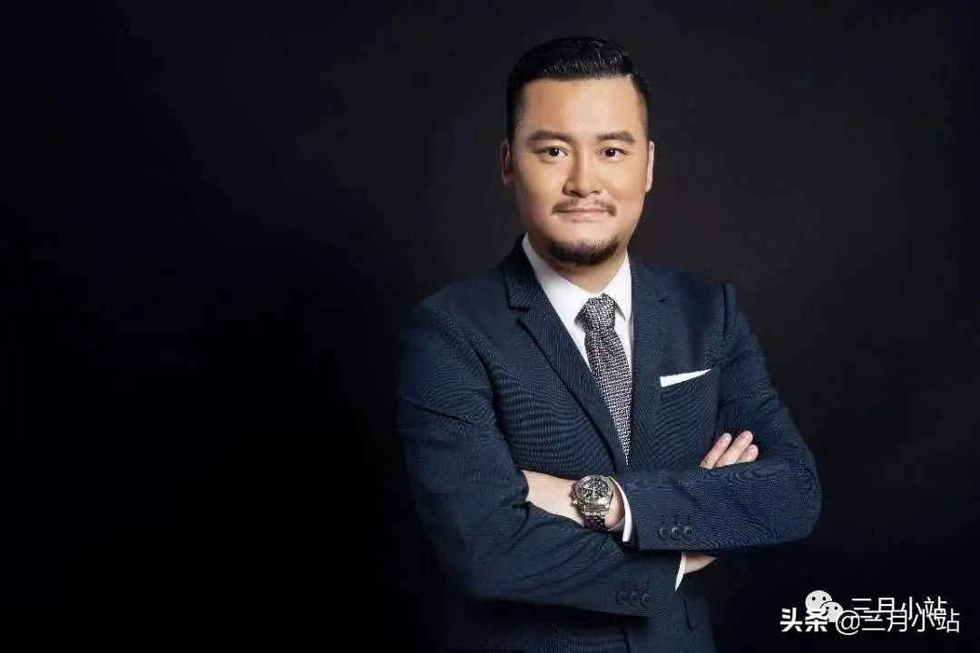 He Wei: The Human Poet on the Football Commentary Stage - iNEWS