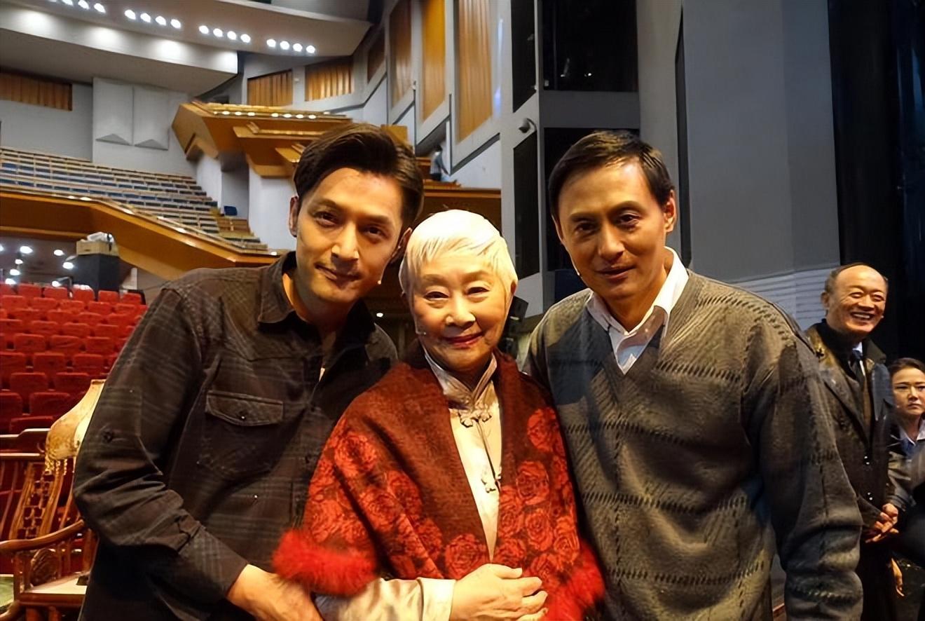 Xue Jianing: After 14 years of breaking up, Hu Ge married a wife and ...