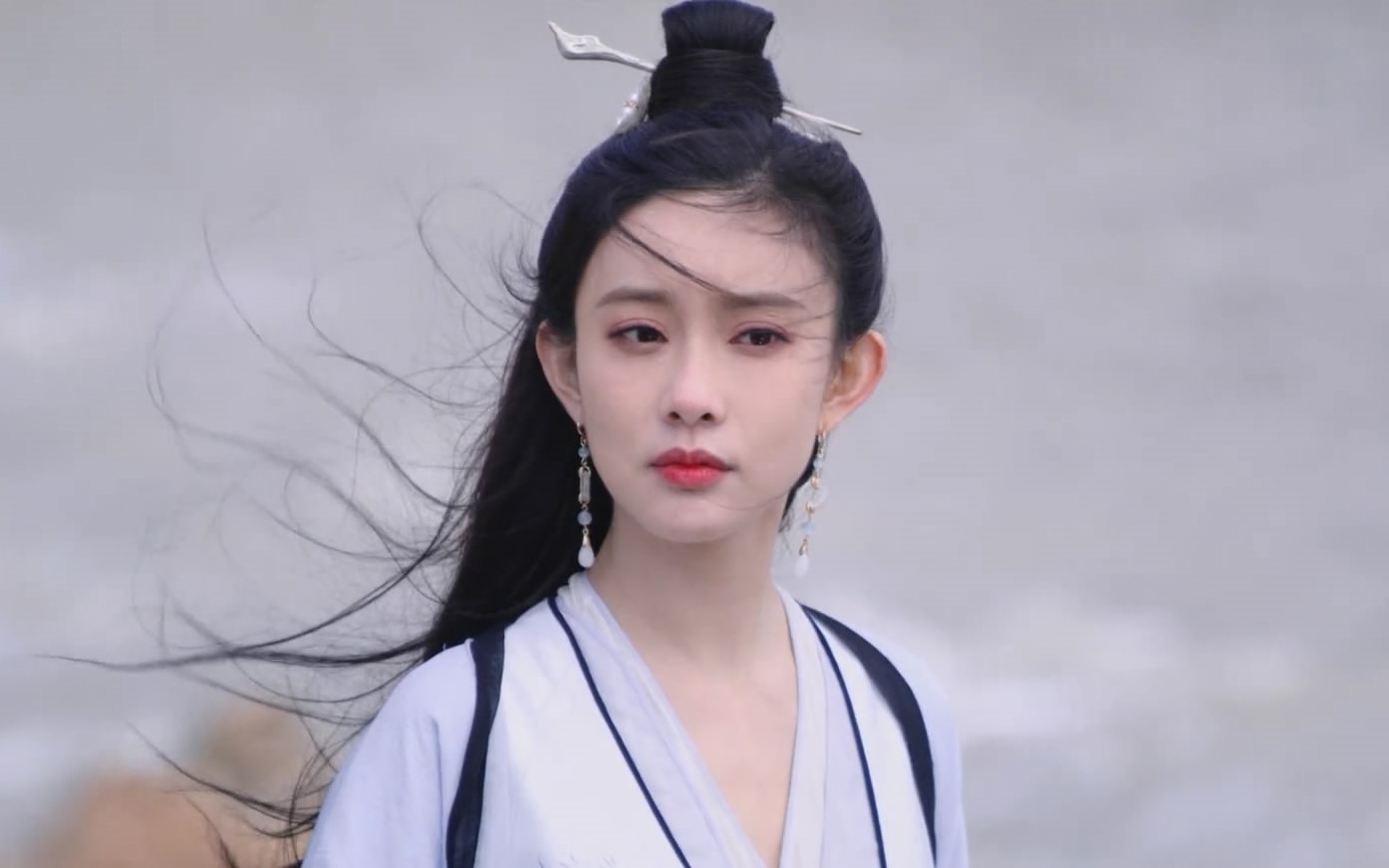 Lei Chun, who is obviously only a friendly performance and can't kung ...