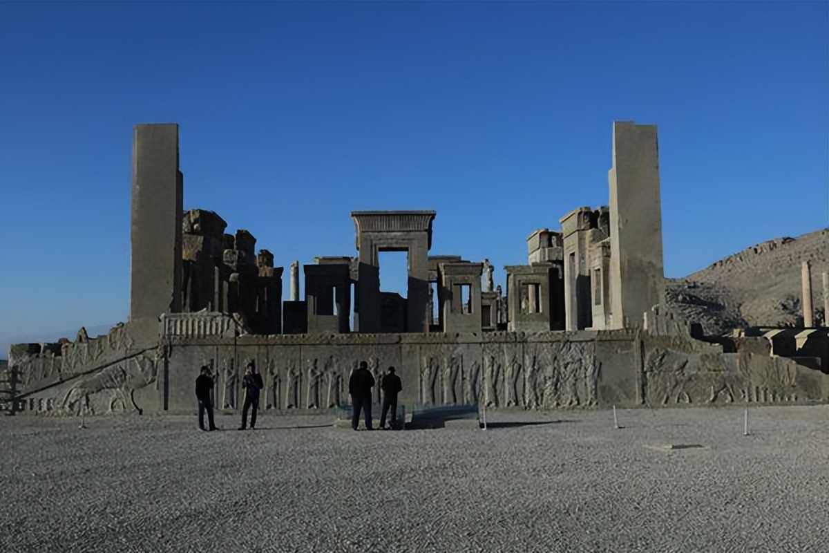 Religious Architecture in the Achaemenid Empire: Faith and Social ...