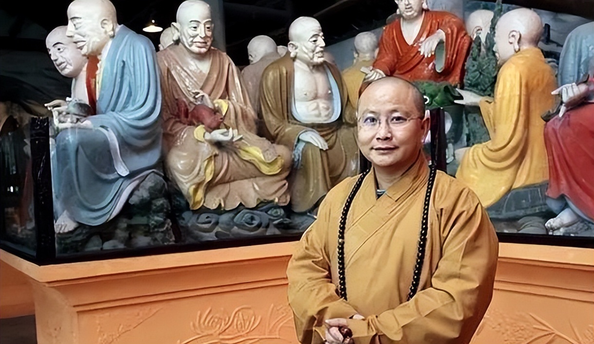 The eminent monk broke the secular world and took the initiative to ...