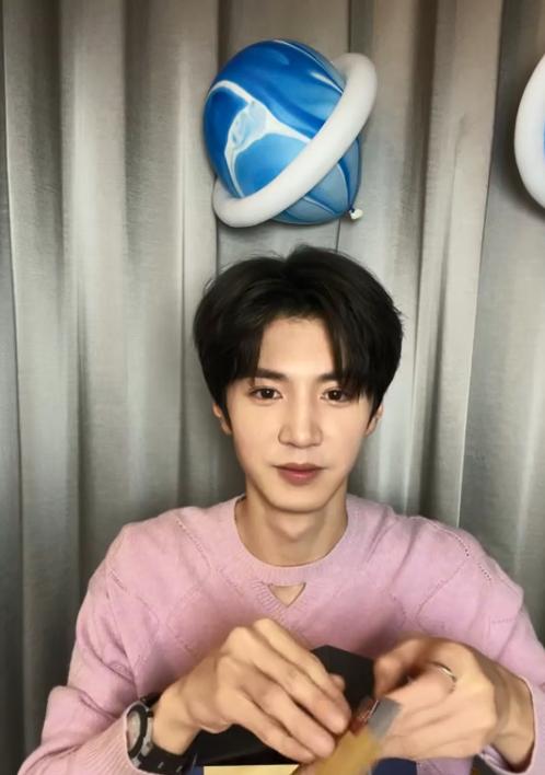 Chen Zheyuan: On his 26th birthday, he celebrated his birthday with his ...