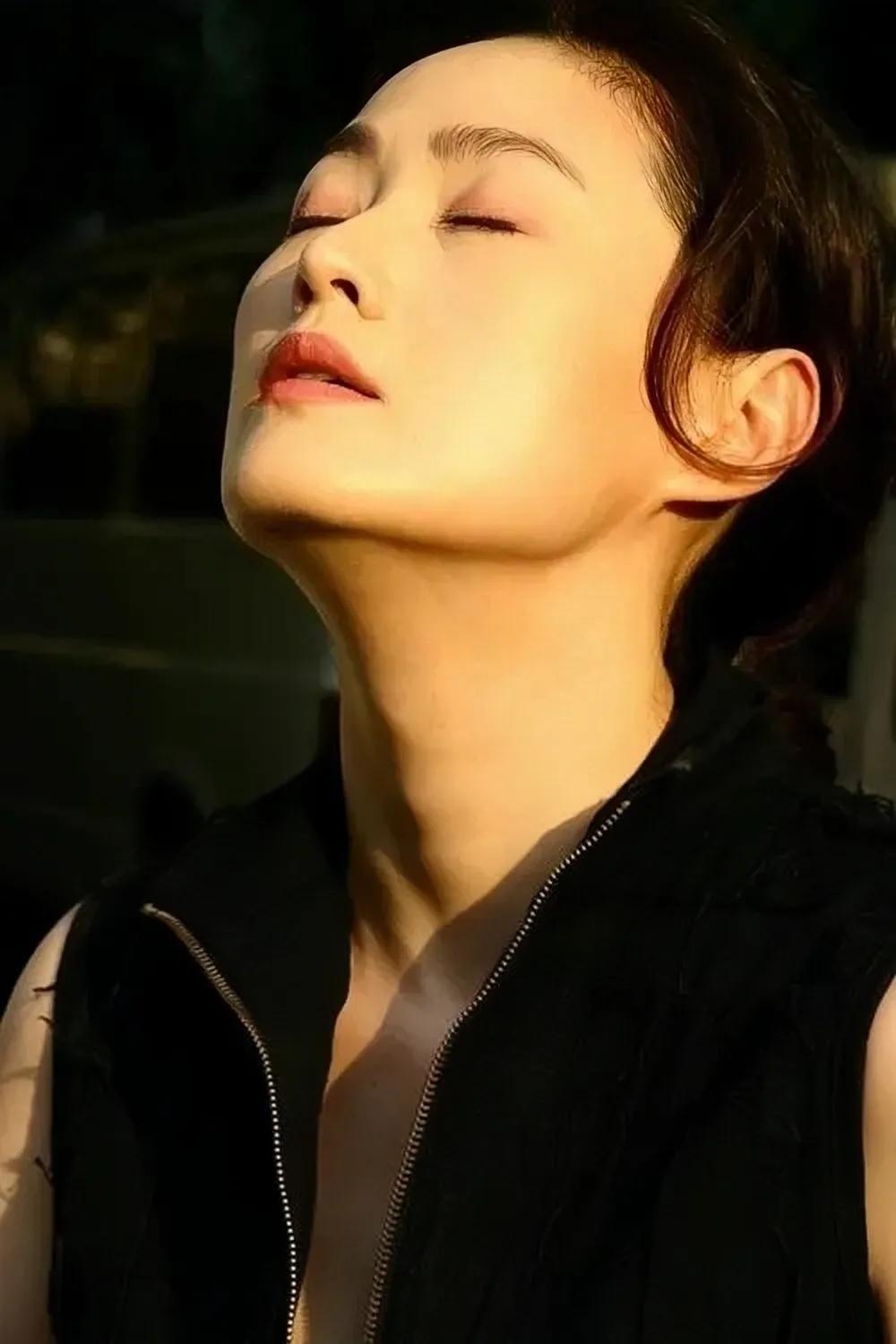 Wang Siyi: I joined the crew of Water Margin, and all the brothers stared straight - iNEWS