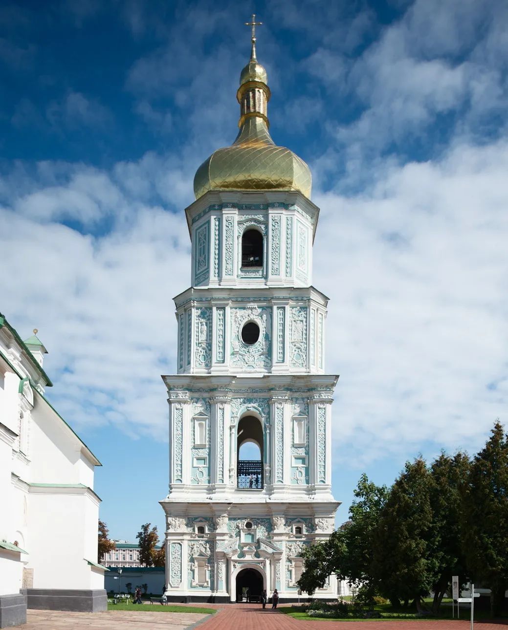 11 historic buildings in Ukraine - iNEWS
